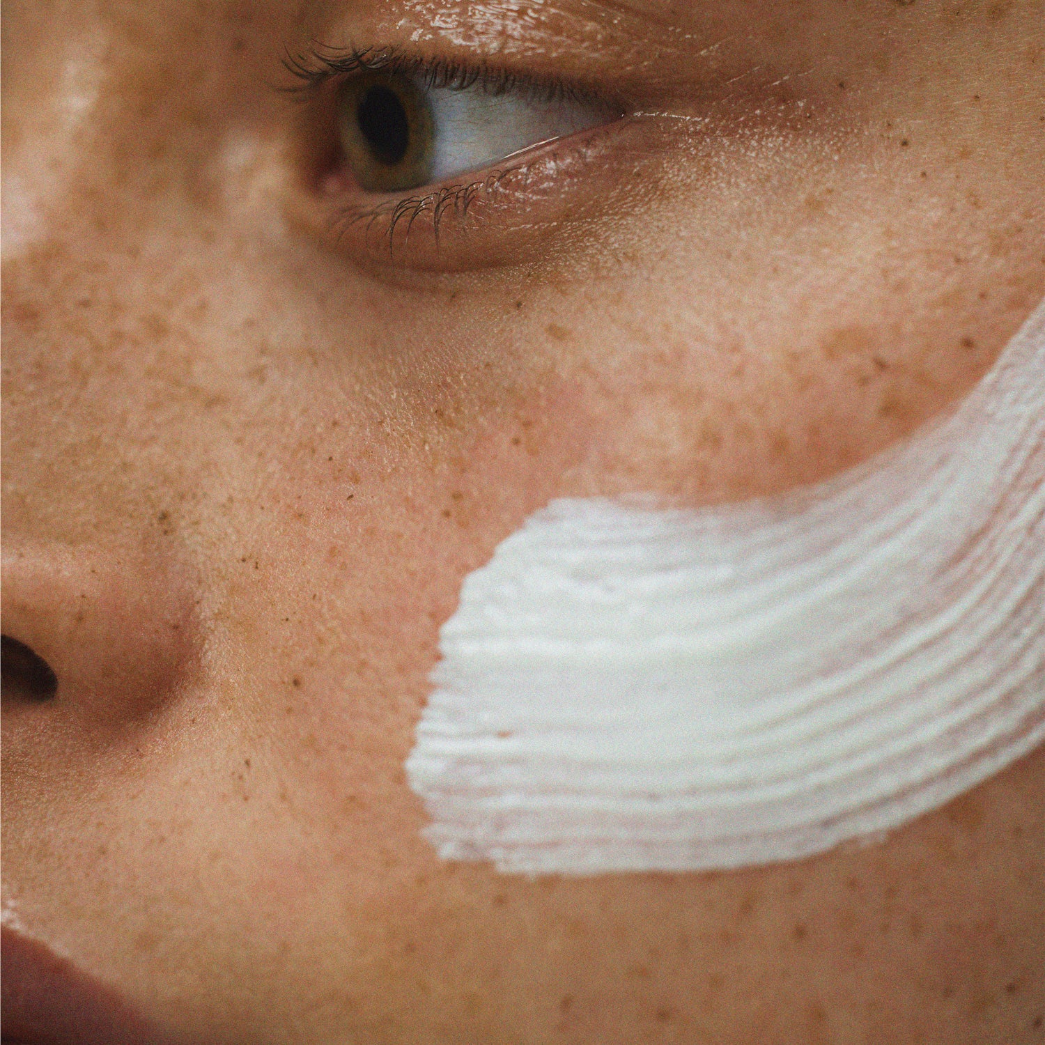 How to apply sunscreen for maximum effectiveness – woods_ copenhagen